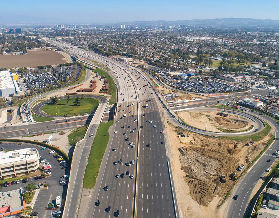 San Diego Freeway (I-405), SR 22 to SR 73 Widening Design-Build - Lochner